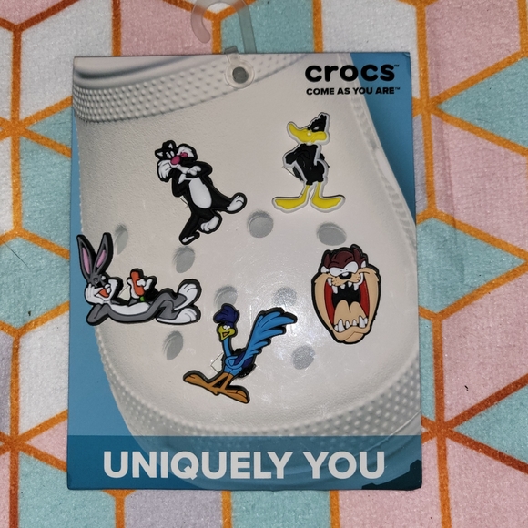 CROCS | Other | Crocs Handmade Jibbitz 5pc Looney Tunes Set2 Taz Bugs ...